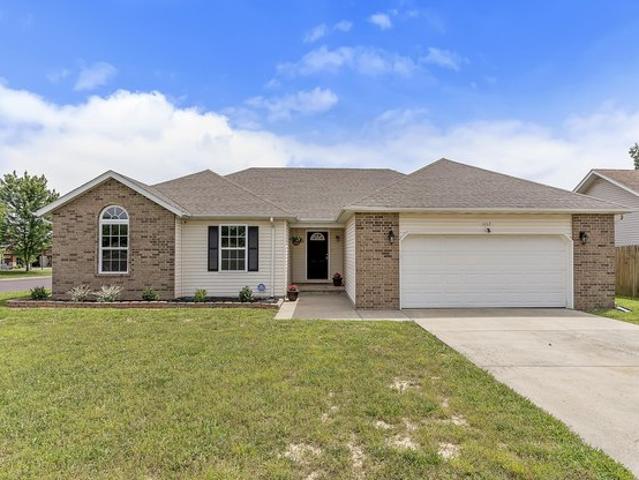 1113 Woodland Ridge Dr, Monett, MO 65708