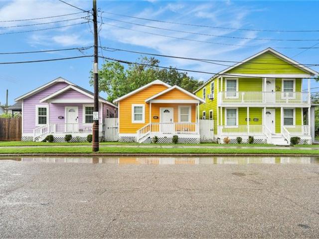 1113 28th St, Galveston, TX 77550