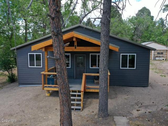 1113 6th St, Upton, WY 82730