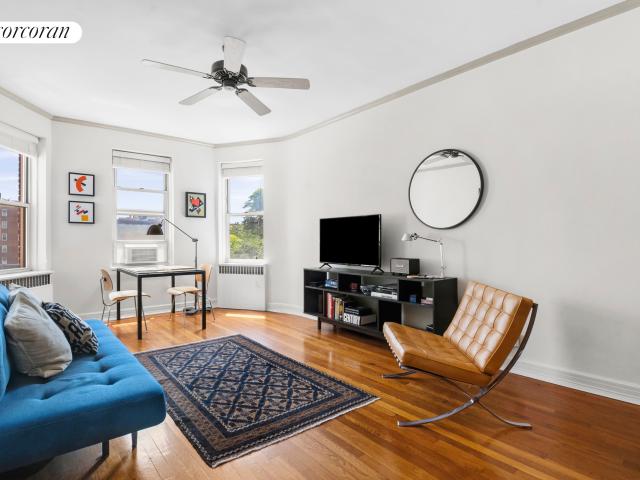 111 3 th Avenue, Queens, NY