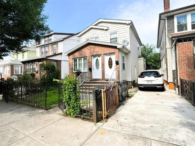 111 09 th St, Saint Albans, NY 11412