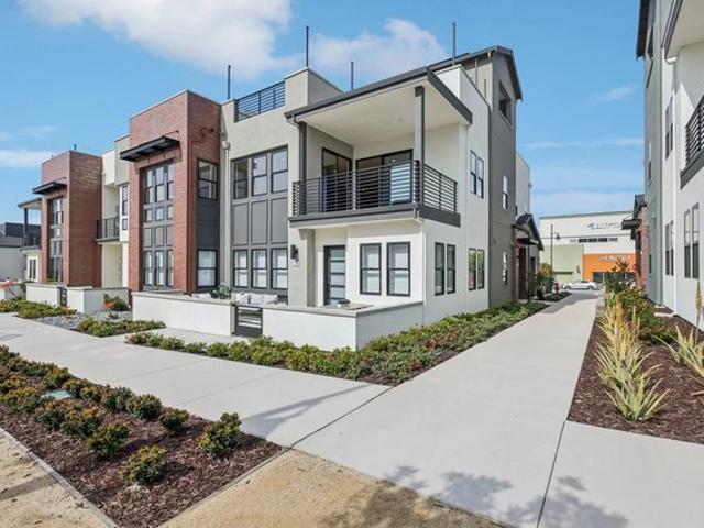 111 10th St, Marina, CA 93933