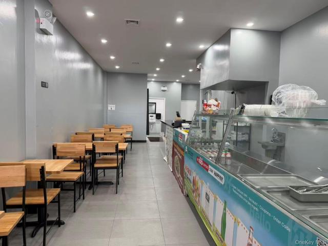 111 17 A Roosevelt Avenue
