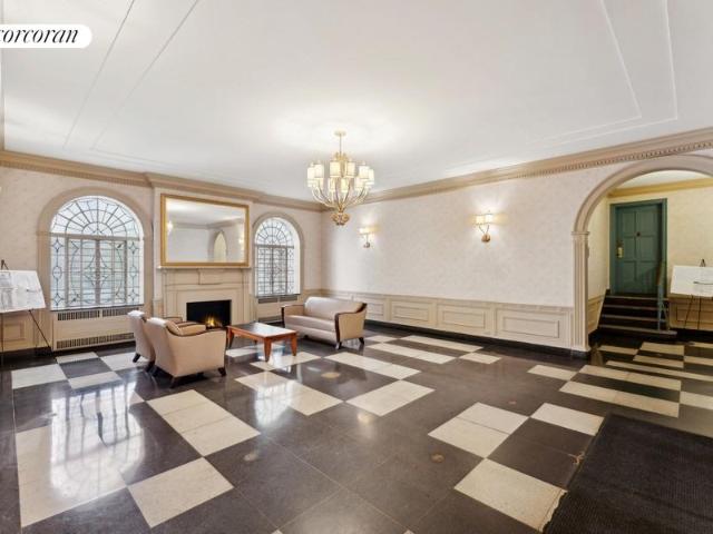 111 1 th Avenue, Queens, NY