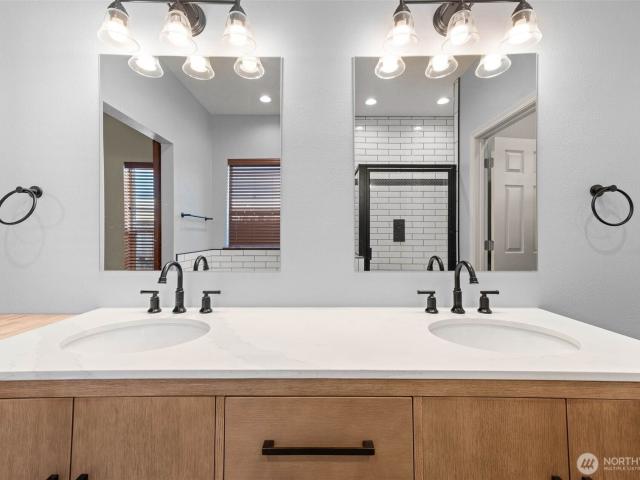 111 1st St, South Bend, WA 98586 | MLS #2471