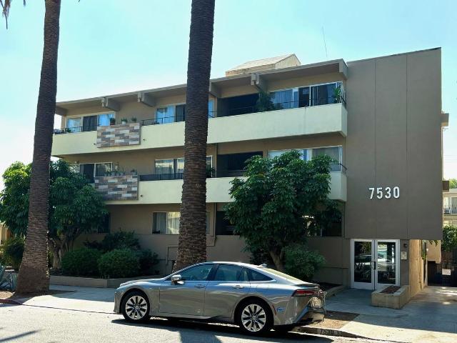 111 7530 Hampton Ave 2 Bedroom Apartment for Rent at 7530 Hampton Ave, West Hollywood, CA 90046 West Hollywood