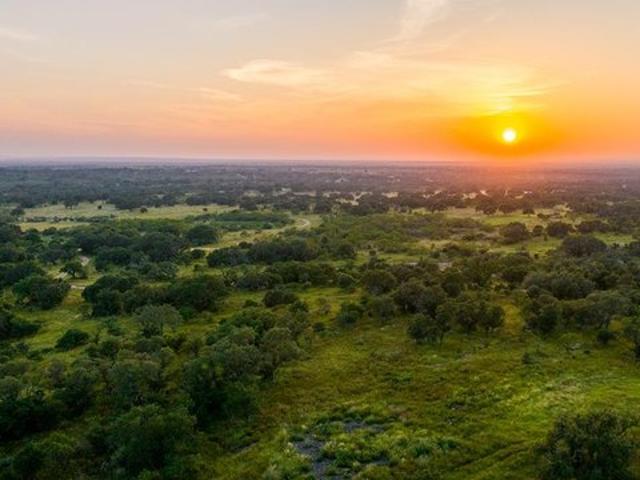 111 County Road 113, Llano, TX 78643