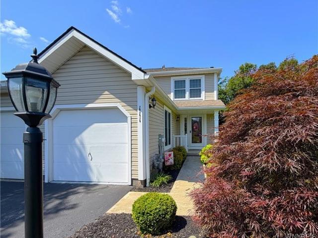 111 Courtshire Ln, Penfield, NY 14526