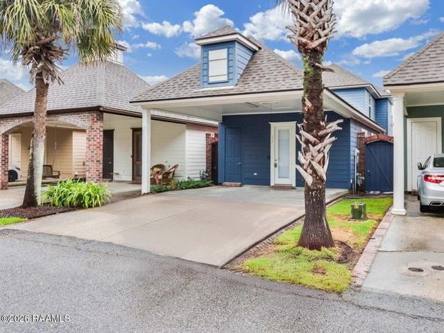 111 Coconut Grove Cir, Lafayette, LA 70508