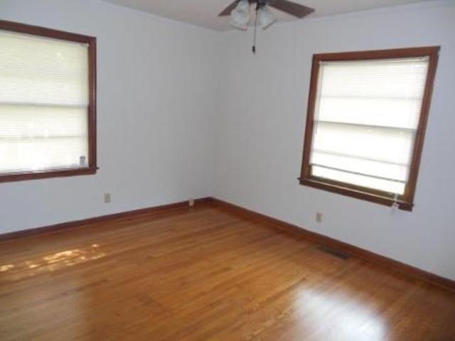111 Colonial Ave