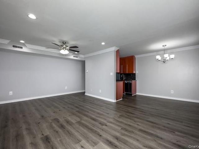 111 College Road 14 P