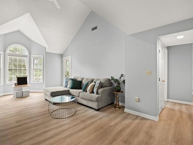 111 Carriage Ln Unit 111, Taunton, MA 02780