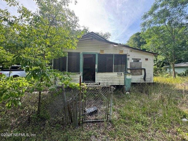 111 Cedar Ave, Palatka, FL 32177