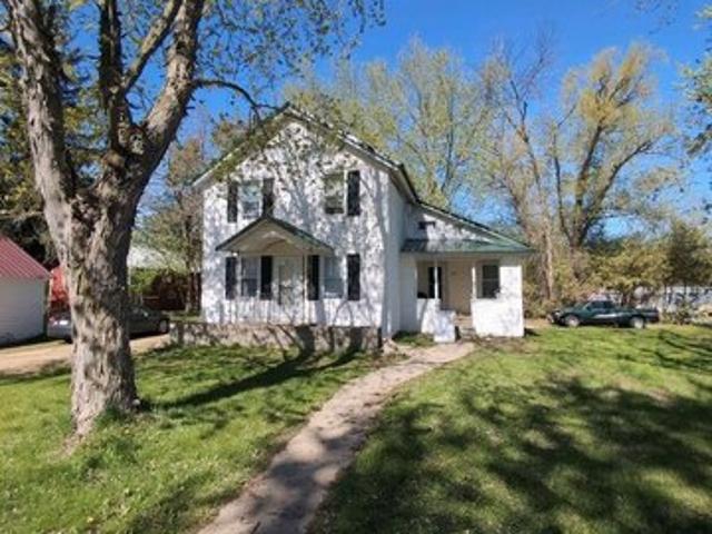 111 Center St, Suring, WI 54174