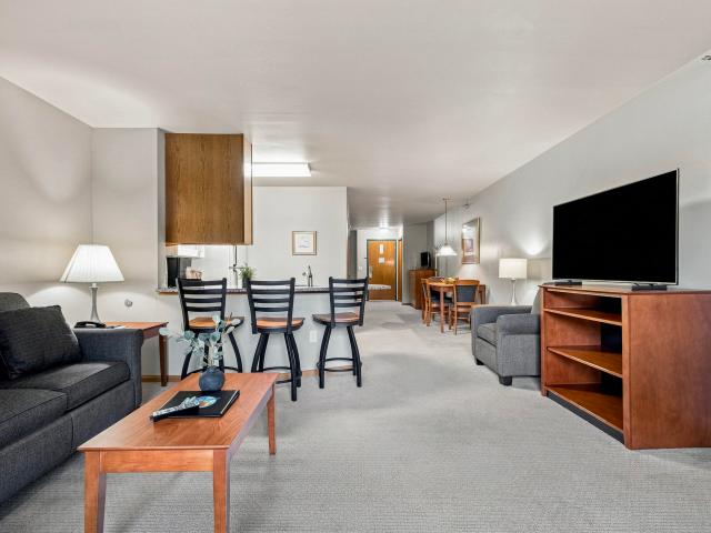 111 Center St, Unit 235