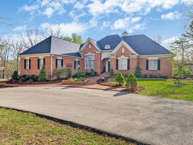 111 Charity Ln, Jamestown, TN 38556