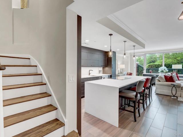 111 Cherry Valley Avenue M18