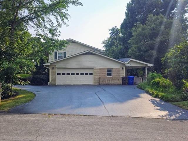 111 Claremont Rd, Oak Ridge, TN 37830