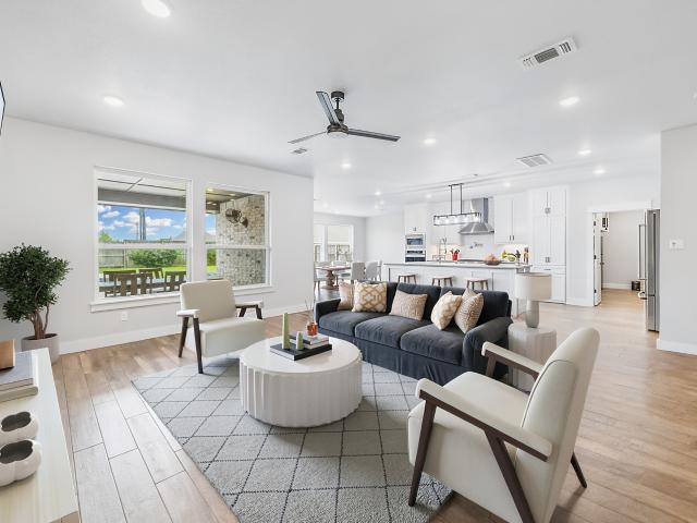 111 Creekside Lane
