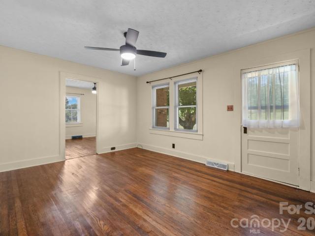 111 Cross Memorial Avenue