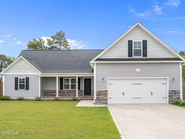 111 Anderson Ave, Holly Ridge, NC 28445
