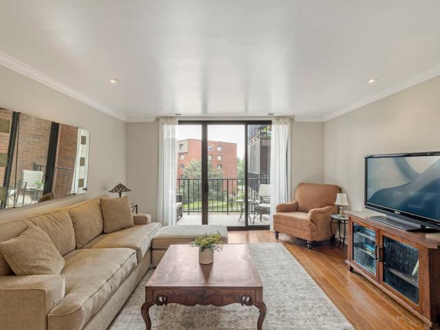 111 Acacia Drive # 306