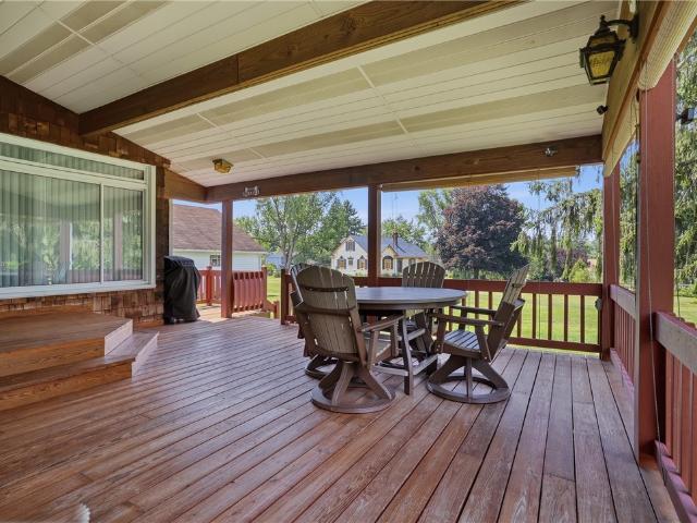 111 Adrian Ln