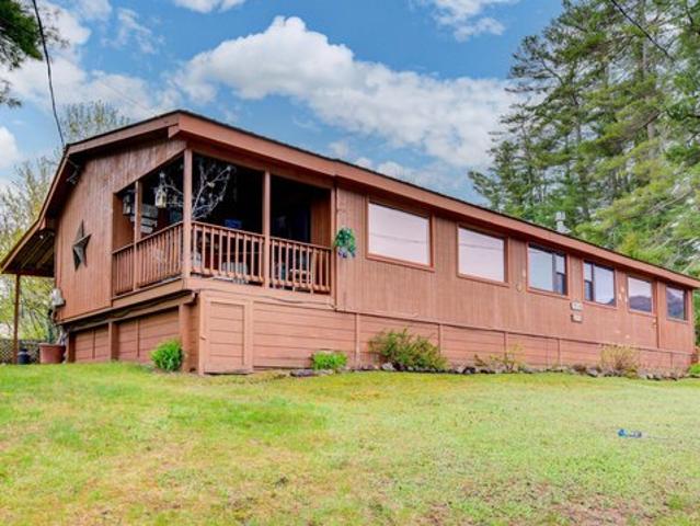 111 Algonquin Dr, Wells, NY 12190