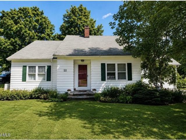 111 Ash St, Corinth, NY 12822