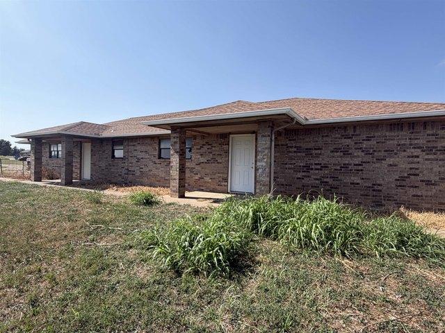 111 Atkinson Dr, Enid, OK 73701