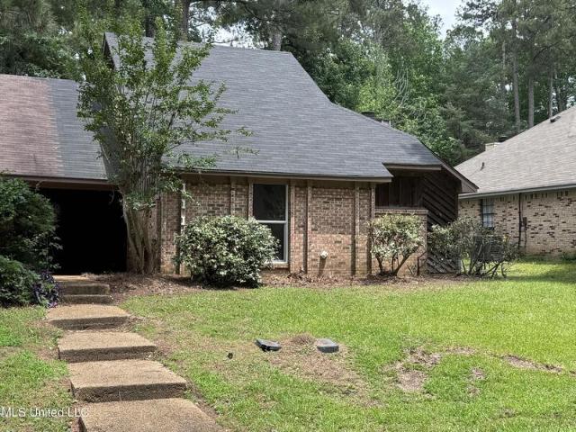 111 B N Bent Creek Circle, Brandon, MS 39047