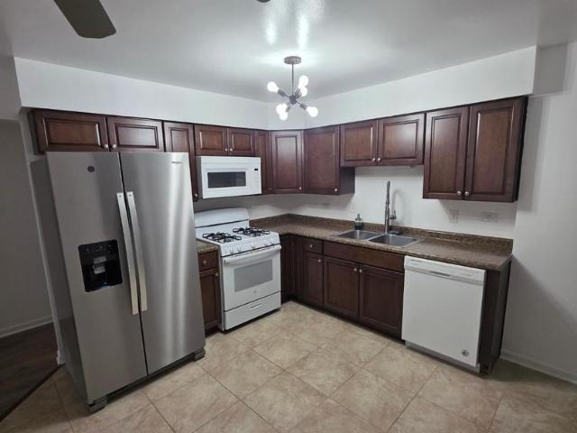 111 Boardwalk St, Unit GW, Elk Grove Village, IL 60007 | MLS #12624 | Compass