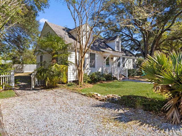 111 Bay View Court