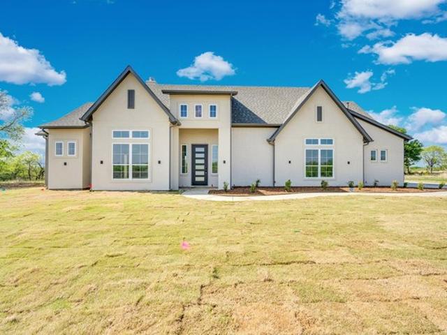 111 Barefoot Bay Blvd, Corsicana, TX 75109
