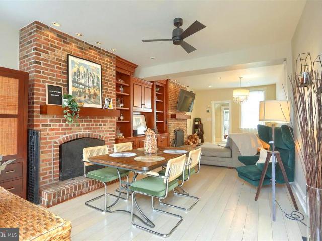 111 Barre Street W