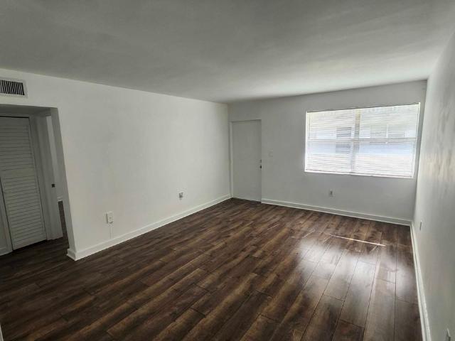 111 Biscayne Gardens, LLC 2 Bedroom Apartment for Rent at 111 Nw 152nd St, Golden Glades, FL 33169 Biscayne Gardens