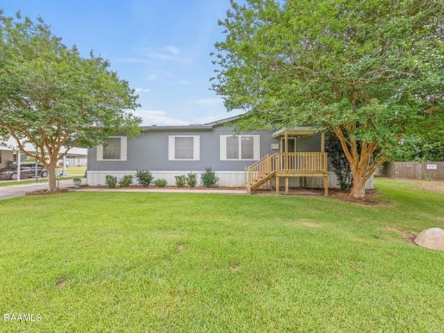 111 Blanco Dr, Youngsville, LA 70592