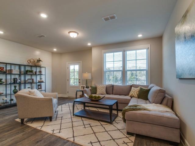 111 Brighton Ln