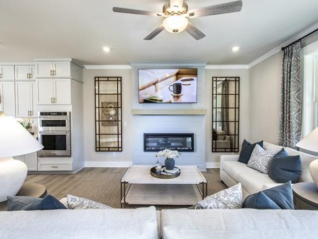 111 Bridgecrest Rd, Roswell, GA 30075