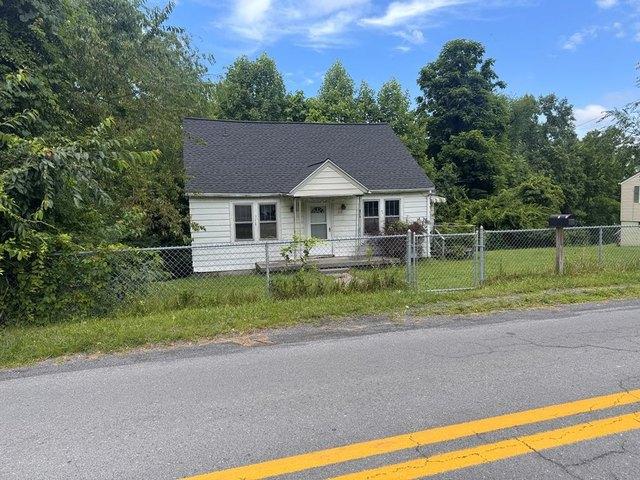 111 Broadway Ave, Oak Hill, WV 25901
