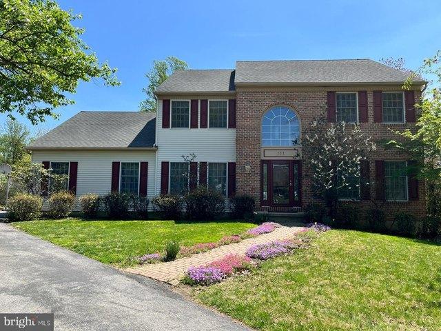 111 Brookhollow Dr, Downingtown, PA 19335
