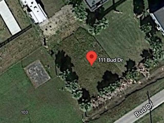 111 Bud Dr, Crystal Beach, TX 77650