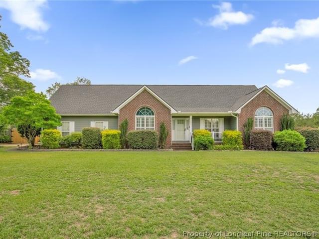 111 Bugle Call Dr, Raeford, NC 28376