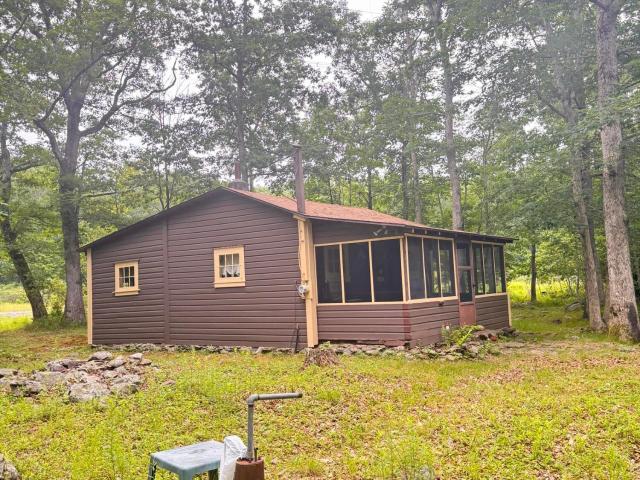 111 Bushkill Cabin Colony Road