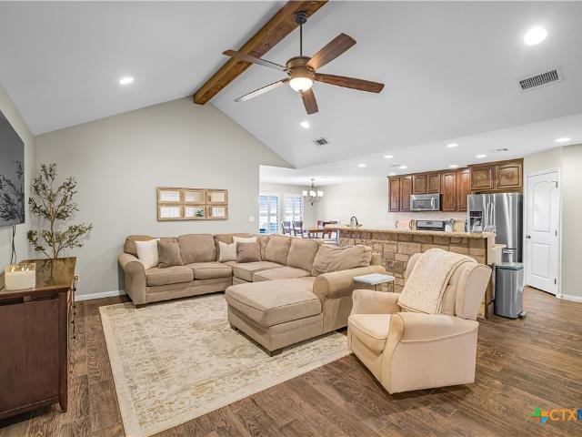 111 Gabbiano Court