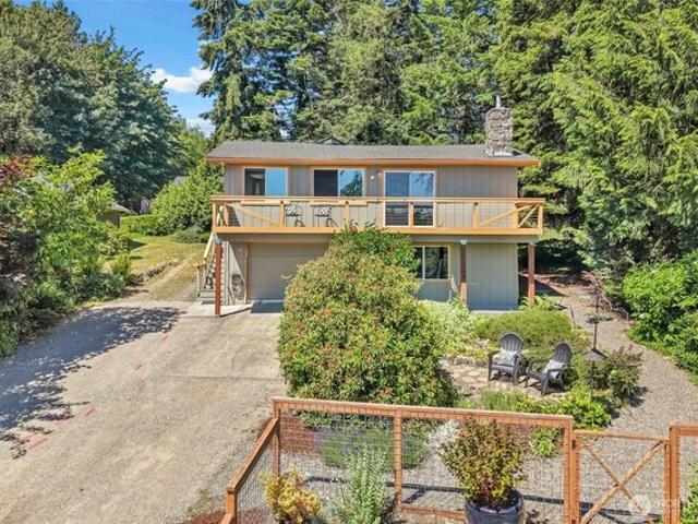 111 Gamble Ln, Port Ludlow, WA 98365
