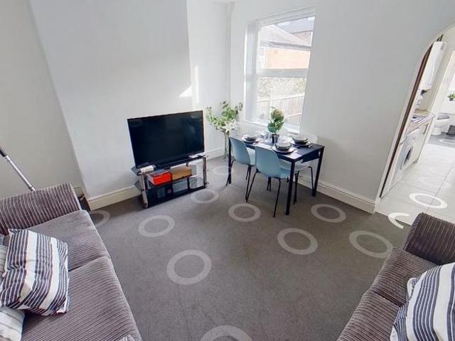 111 Glapton Road, The Meadows. 4 bed house to rent £2,167 pcm £500 pw