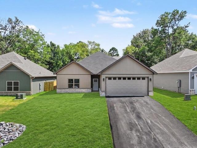 111 Glock Ln, Hot Springs, AR 71913