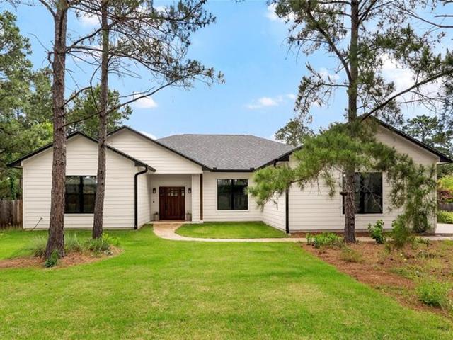 111 Green Grass Ln, Bastrop, TX 78602