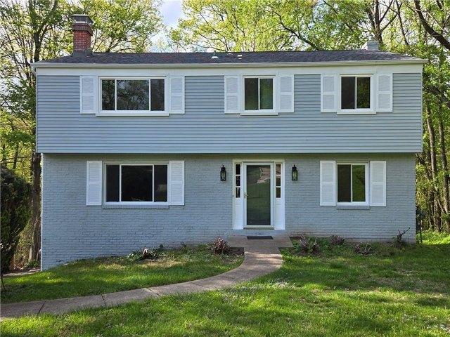 111 Greyfriar Dr, Pittsburgh, PA 15215